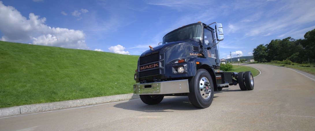 Mack Customer Performance Track