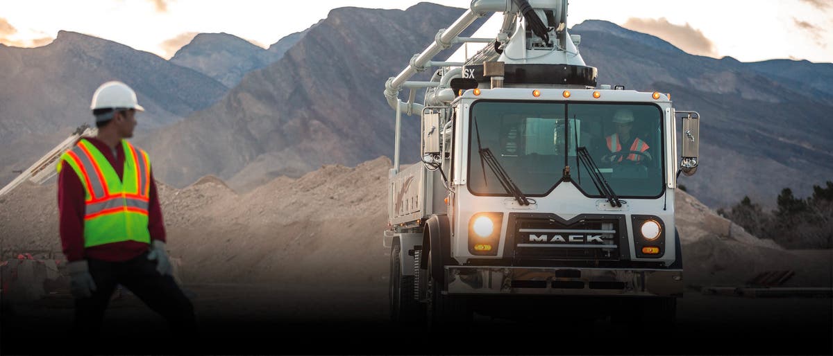 Technology at Work Bulldog Magazine | Mack Trucks